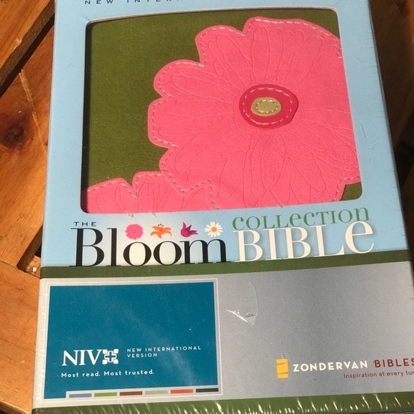 NIV | Other | Niv The Compact Thinline Bloom Collection Pocket Bible ...